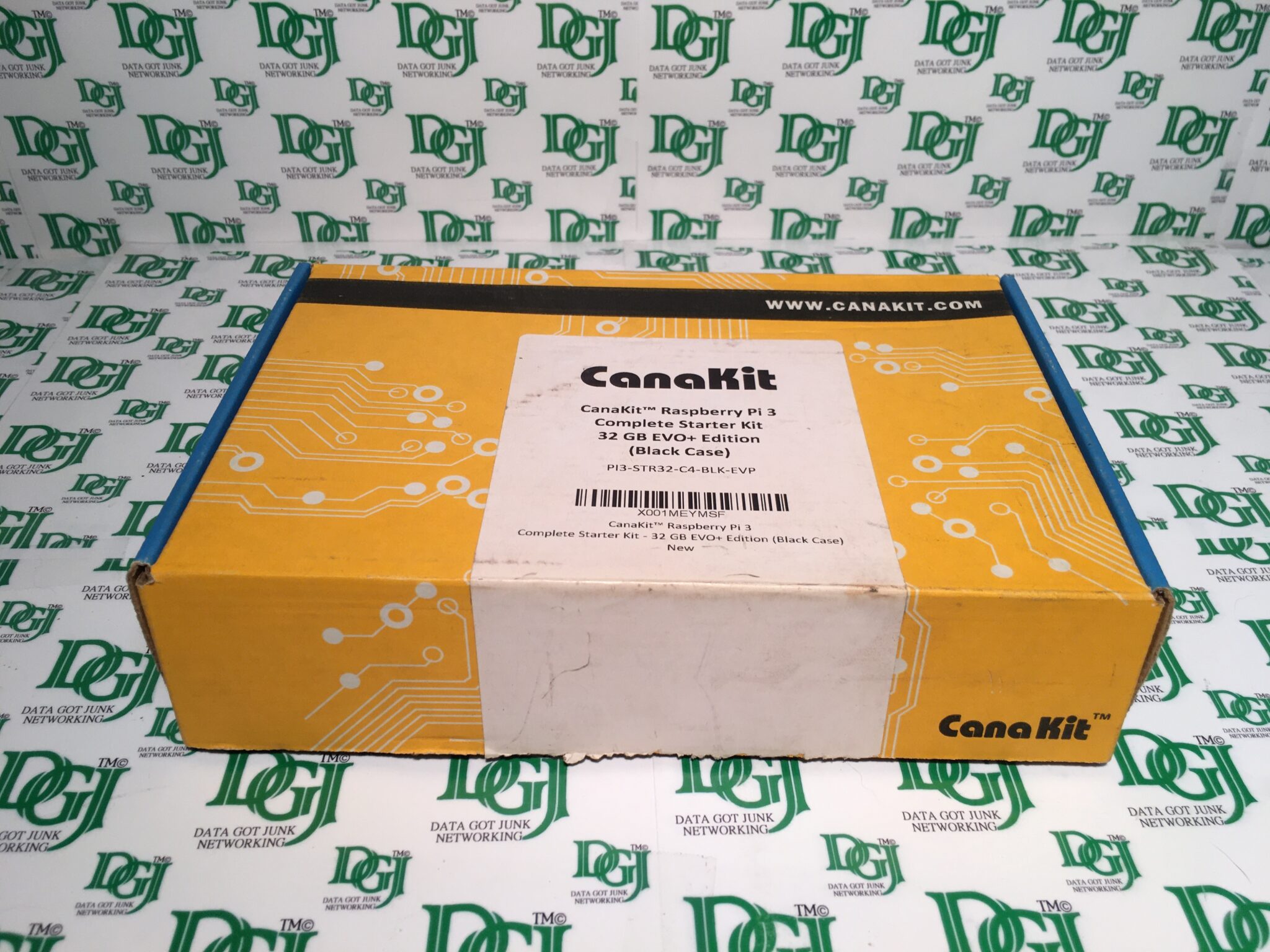 CanaKit Raspberry Pi 3 Complete Starter Kit 32 GB EVO+ Edition (Black ...